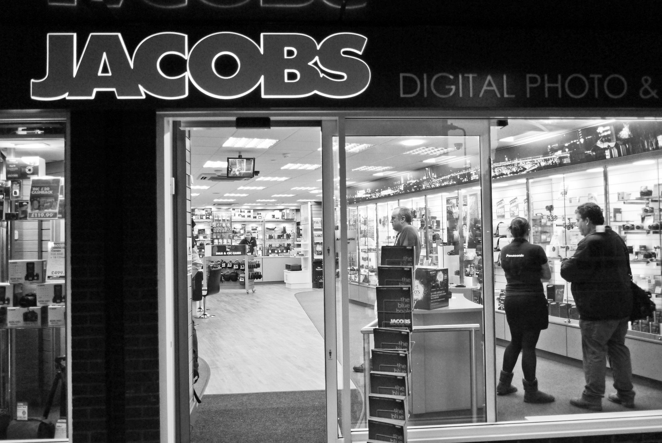 GX1 14mm lens sample | London Street Photo